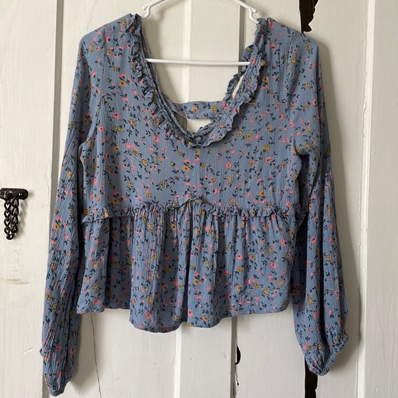 Tops | Floral Flowy Blouse | Poshmark